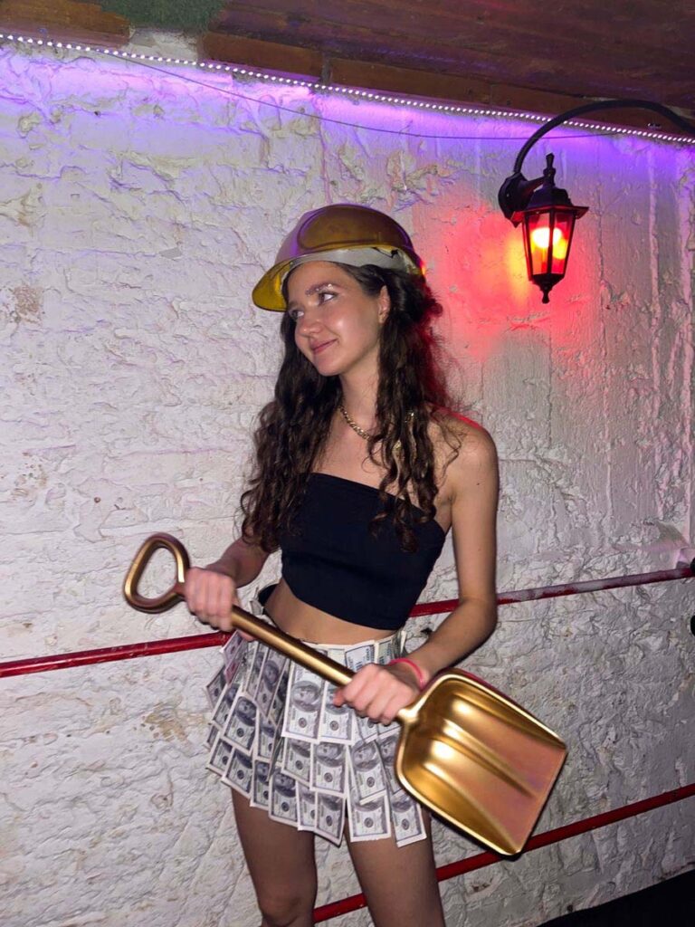 38 Trendiest Halloween Costumes 2024 That Are Seriously Next-Level ...